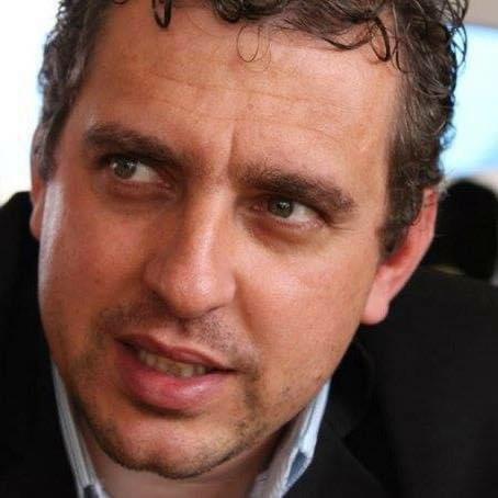 A Rainha da Casa Textual do Enem, Maria Rodarte, com a aula: “eu, tu ...